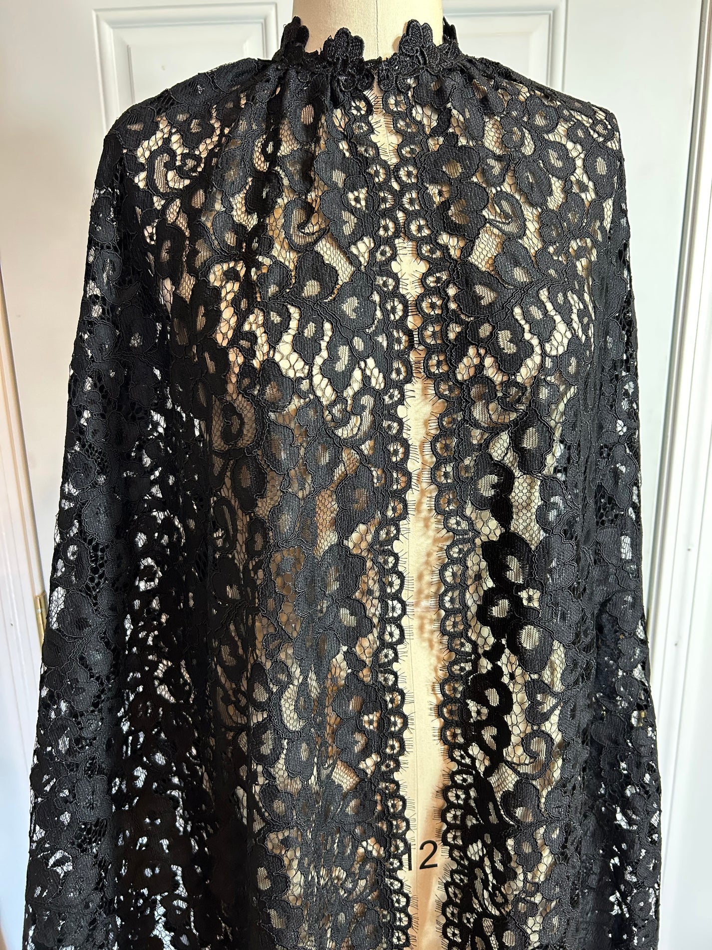 Black Lace Cape Cloak – Carpatina